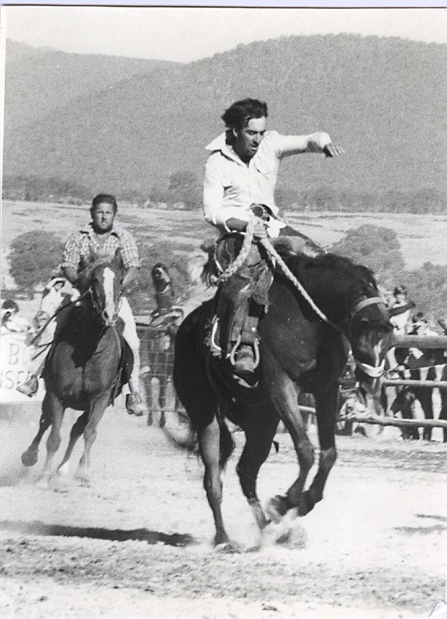 Merrijig rodeo - Max Scanlon - hazing - buckjumper - horses - High ...