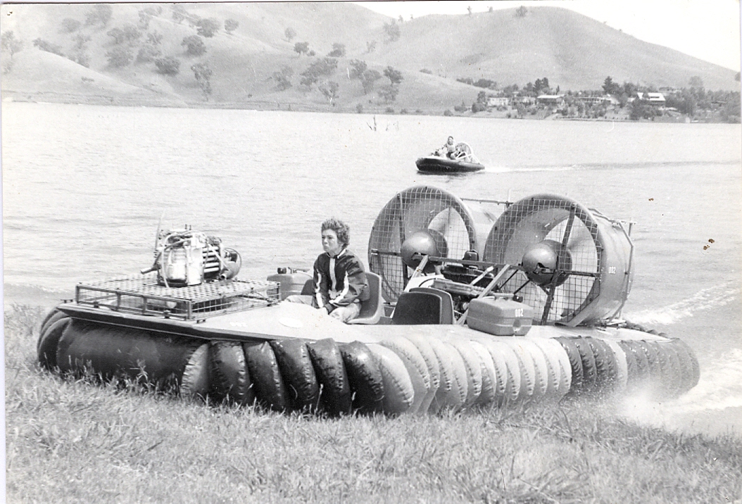 Hovercraft on Lake Eildon - High Country History Hub