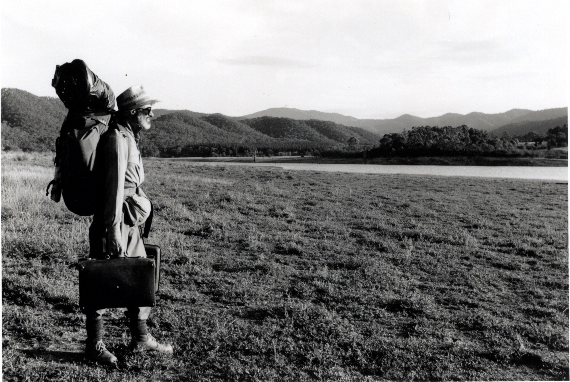 A modern day swagman, waltzing his "matilda" - Delatite River - High ...