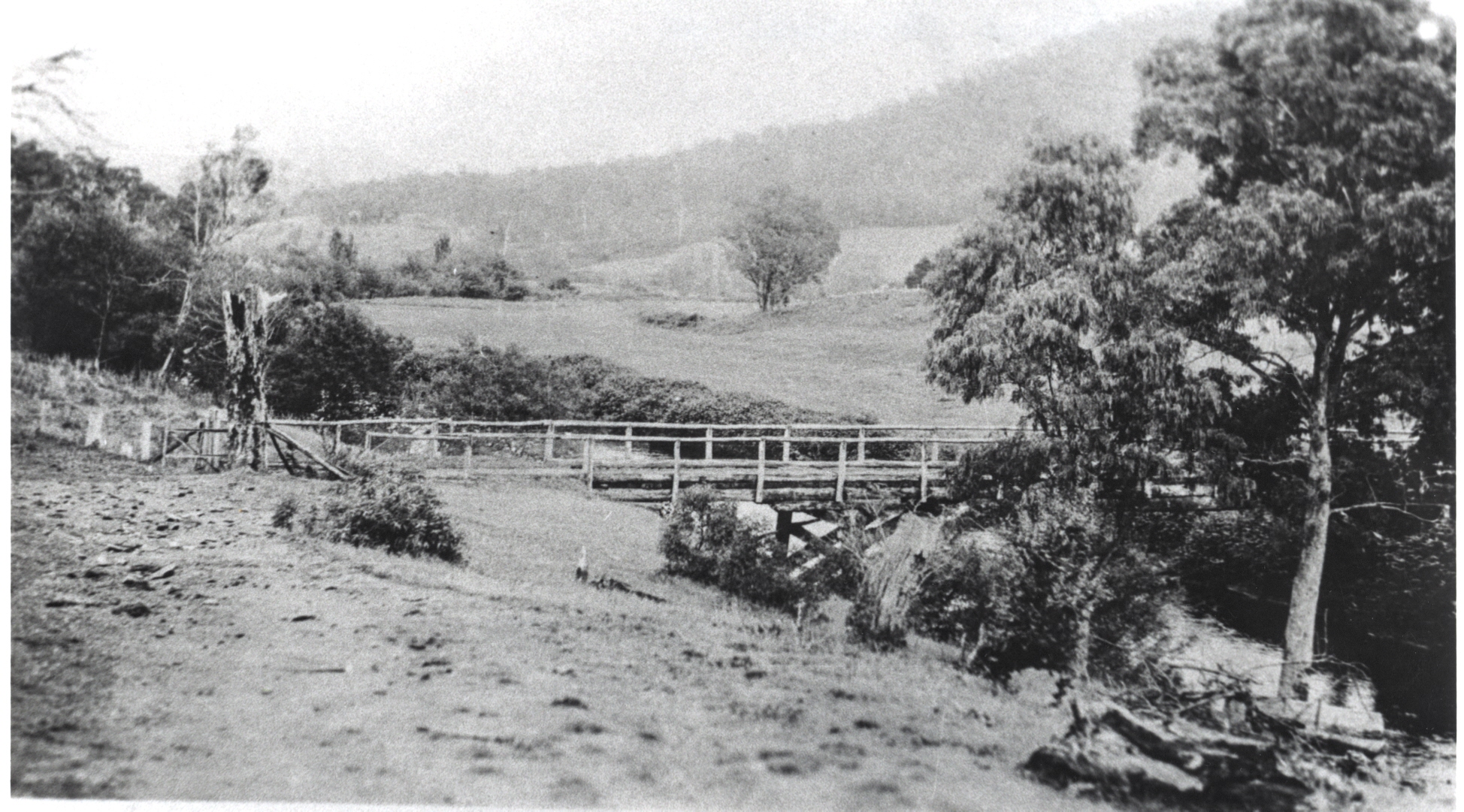 Track along the Jamieson River - Gerran's Bridge - High Country History Hub