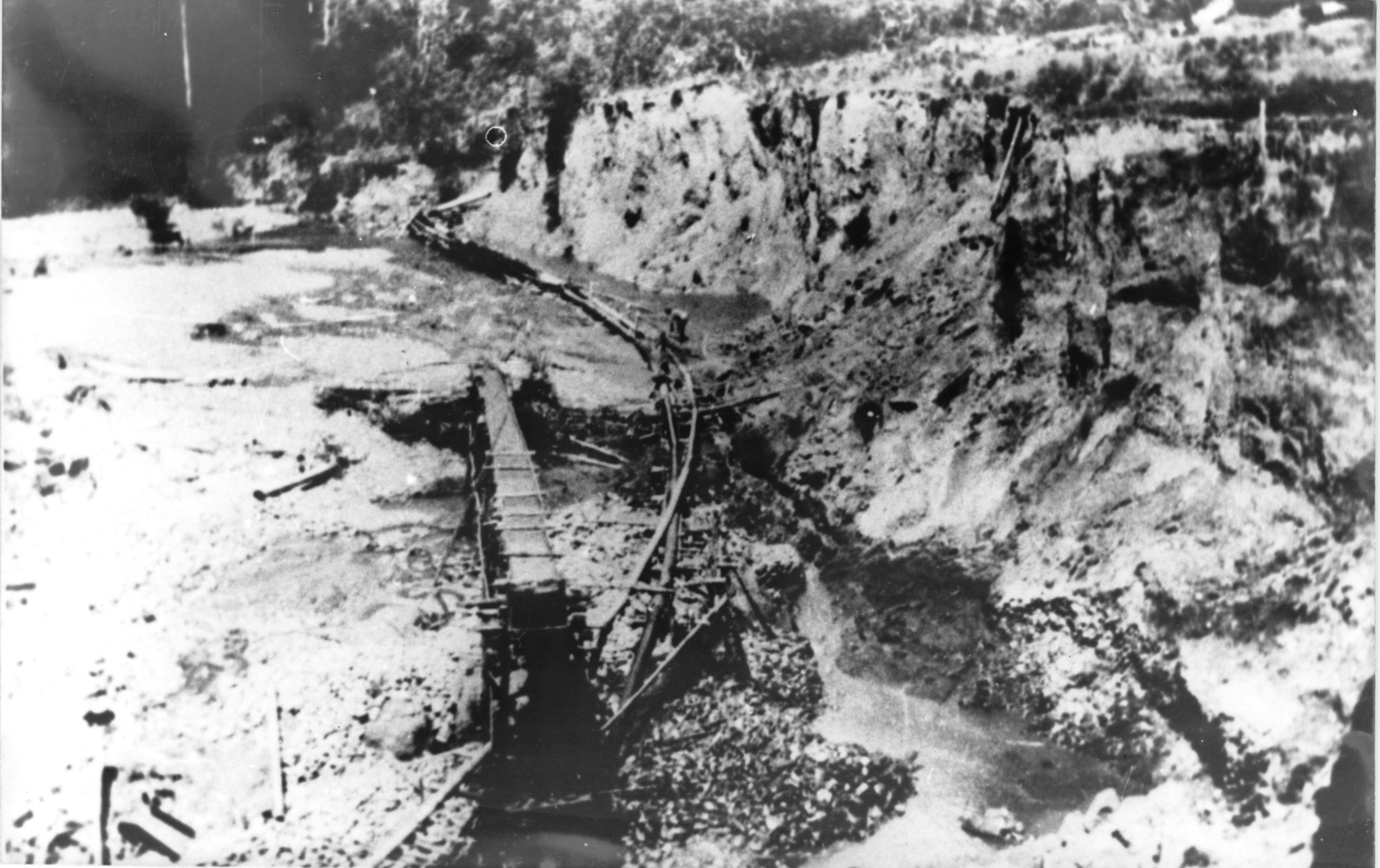 Christies Sluicing, Jericho. Sluicing the banks of the Jordan at Blue ...