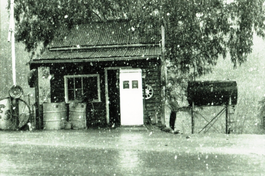 Woods Point - petrol/service station - snowing - High Country History Hub