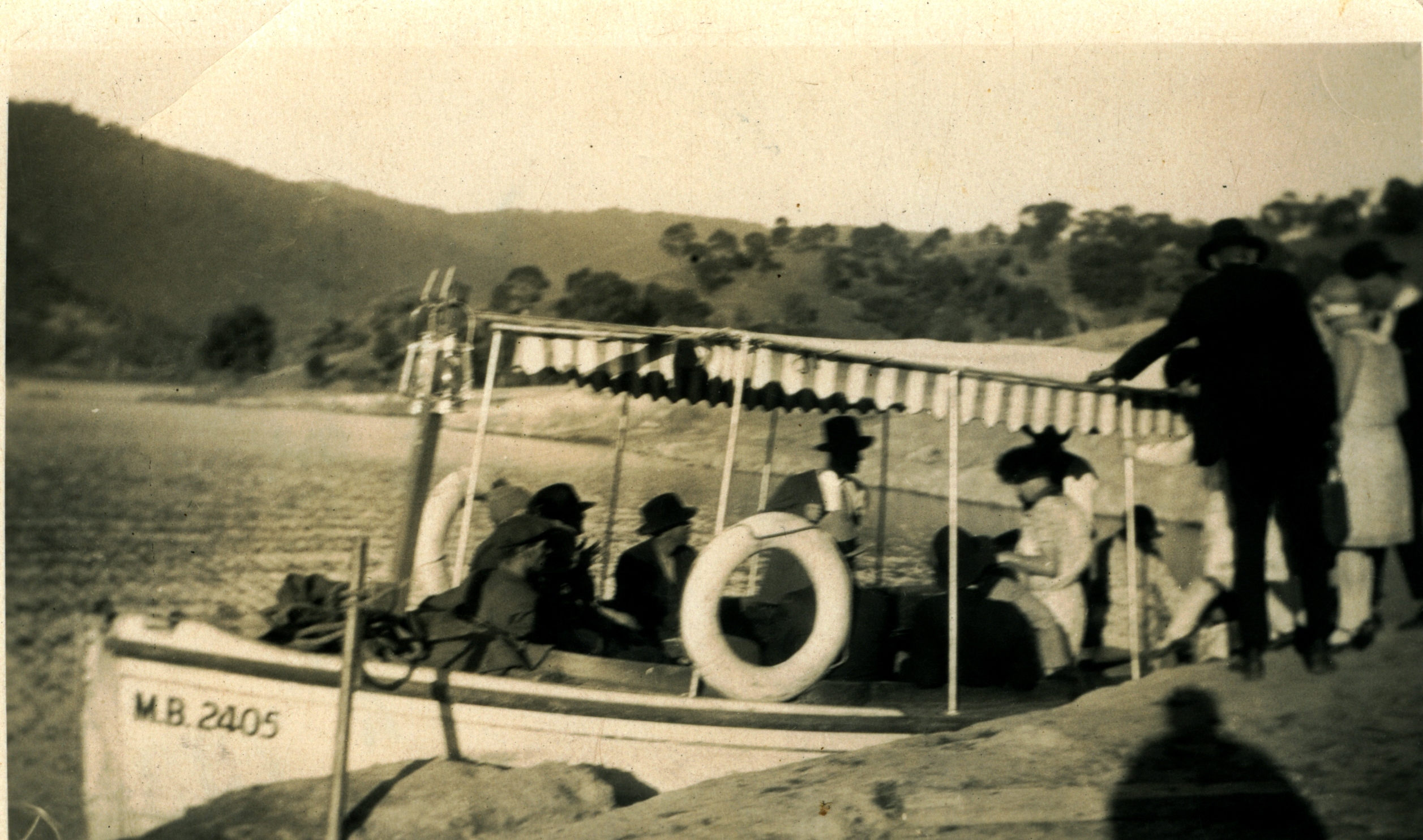 Boat on Eildon Weir (Sugarloaf Reservoir) in the 1920s - High Country ...