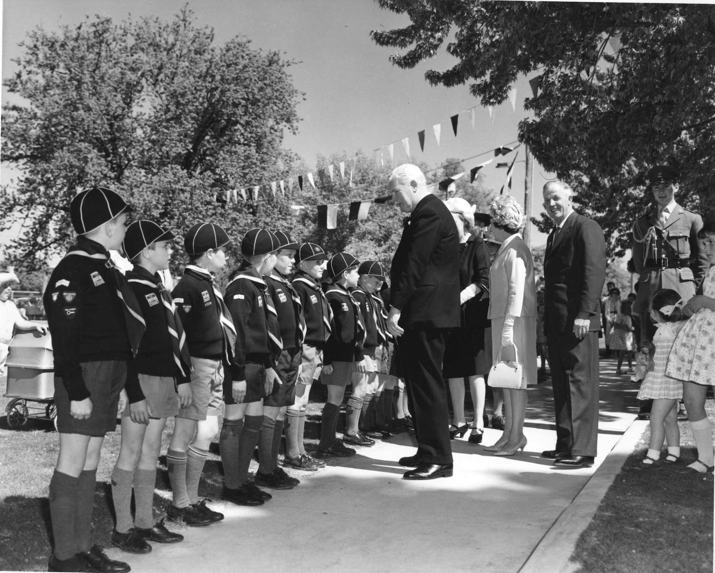 Sir Rohan Delacombe addressing the Mansfield Cubs. 27/06/1966. Official ...